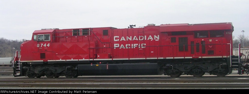CP 8744